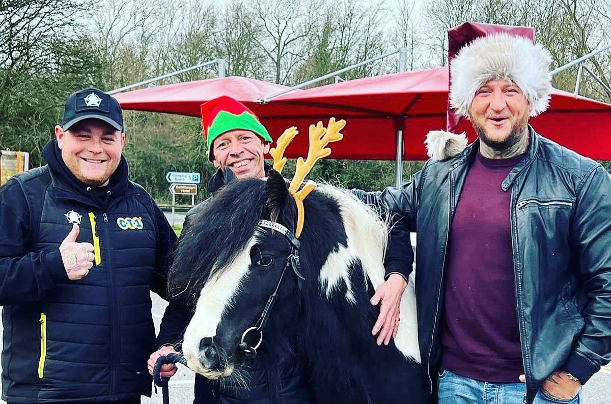 A CHRISTMAS EVE TO REMEMBER – The Bald Builders